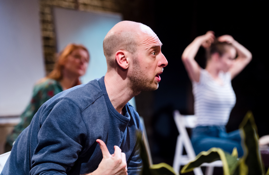 Sitting, Arcola Theatre – Review – Breaking The Fourth Wall